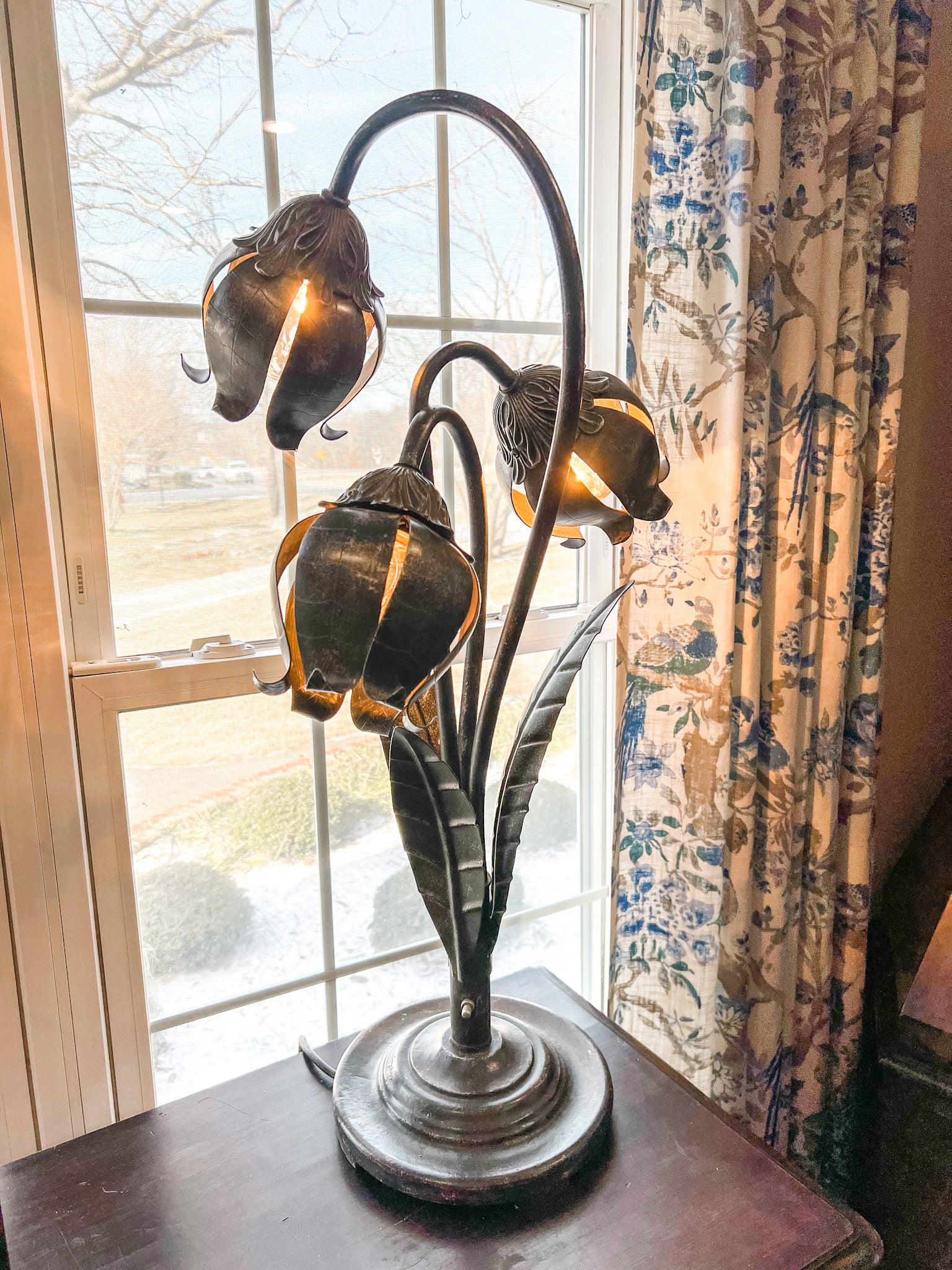 Art Deco Floral Sculptural Table Lamp – The French Cottage